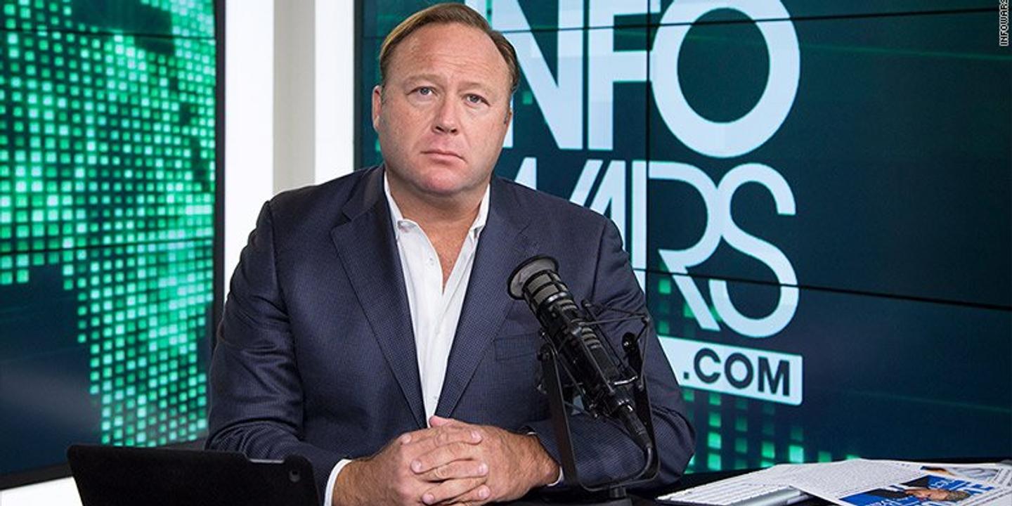 Apple, Youtube et Facebook s’attaquent aux podcasts conspirationnistes ...