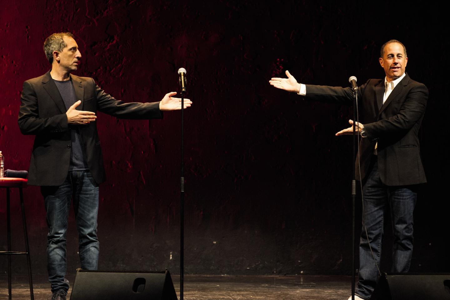 Le stand-up américain débarque en France, sans les sous-titres