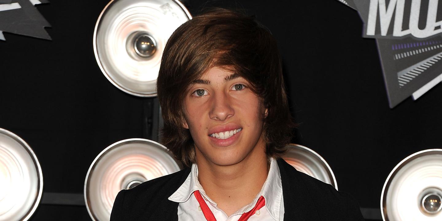 Jimmy Bennett réitère ses accusations d’agression sexuelle concernant ...