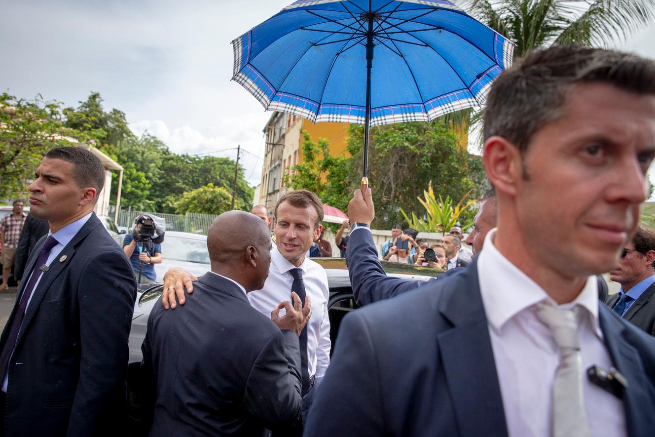 Aux Antilles, Emmanuel Macron appelle les Français à l’aide et à la ...