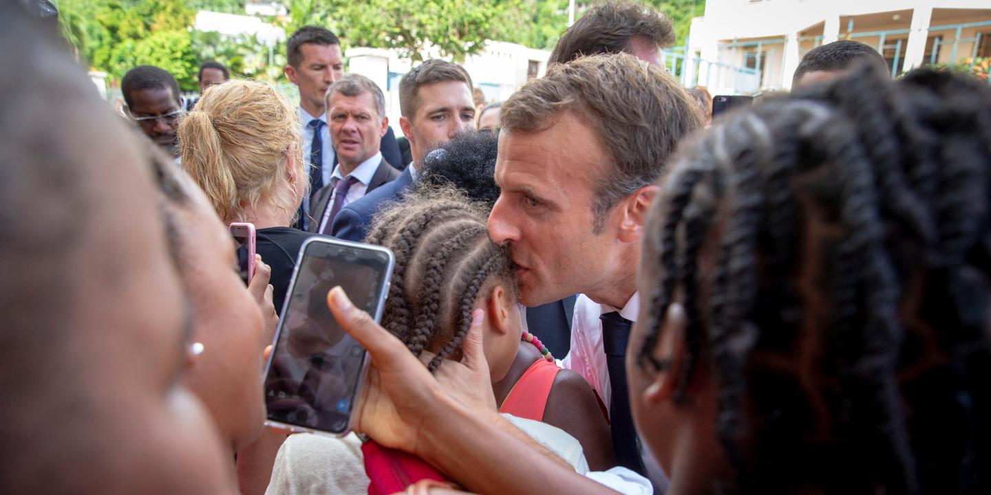 Emmanuel Macron commence un déplacement de quatre jours aux Antilles