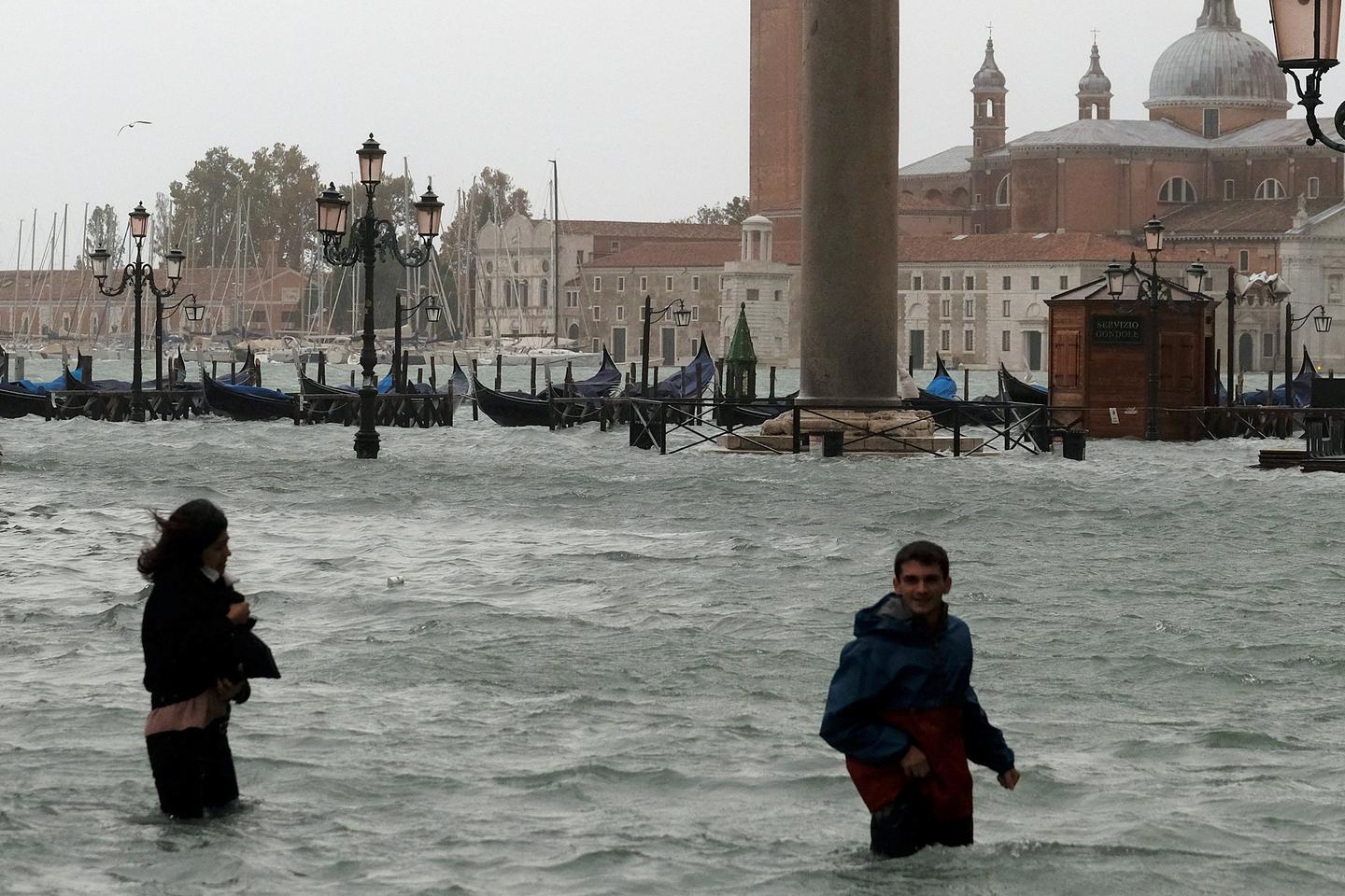 « Acqua alta » à Venise, la ville a les pieds dans l’eau