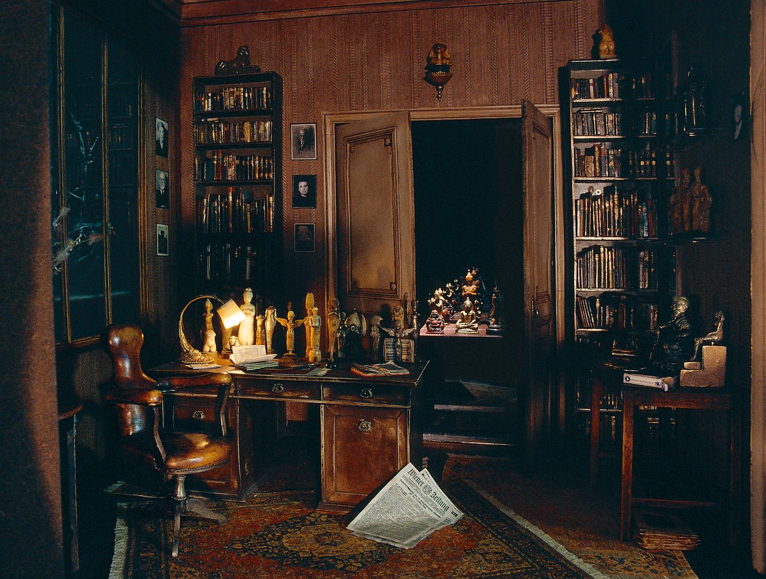 Exposition : Sigmund Freud sur le divan