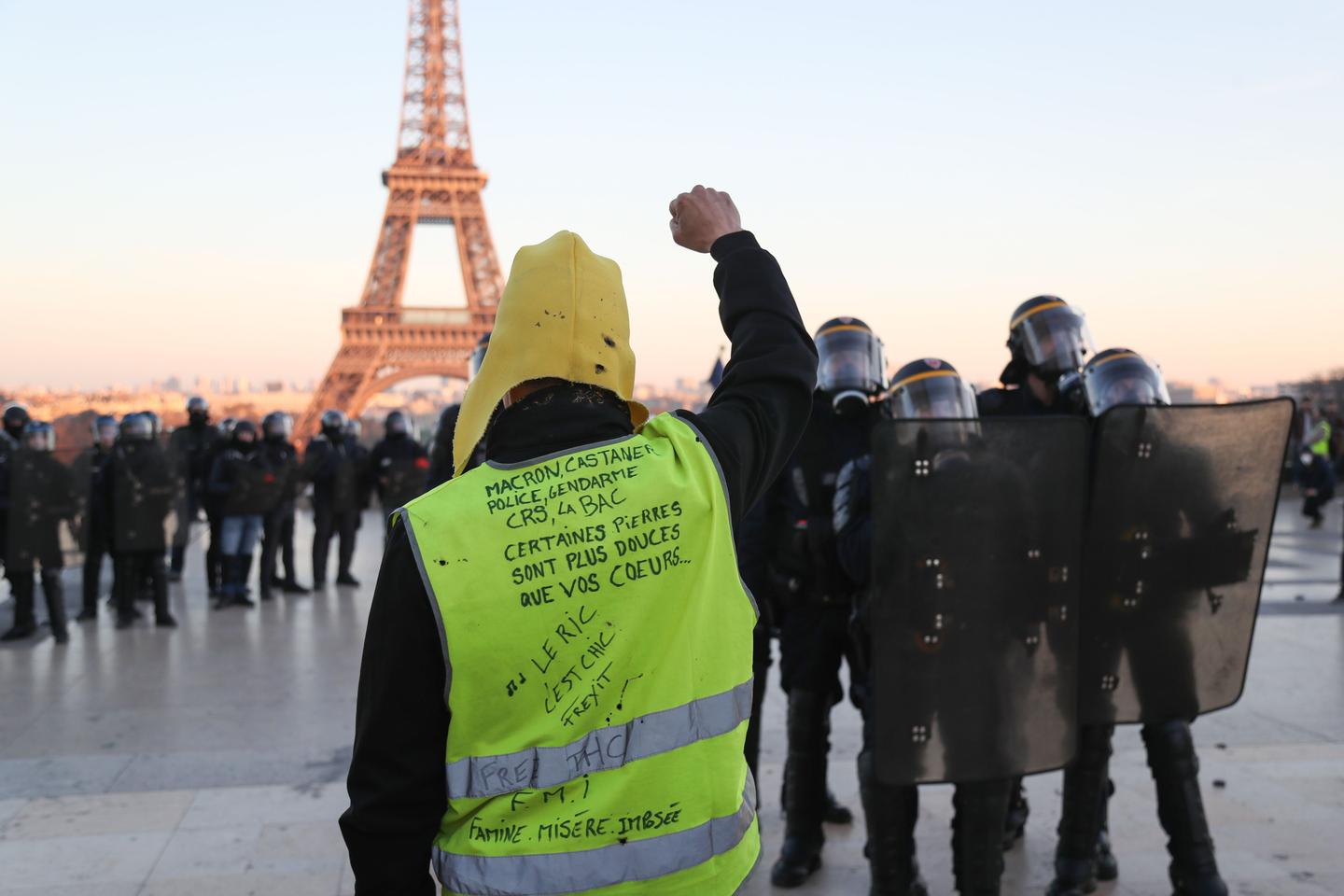 Près de 47 000 « gilets jaunes » ont manifesté dans toute la France