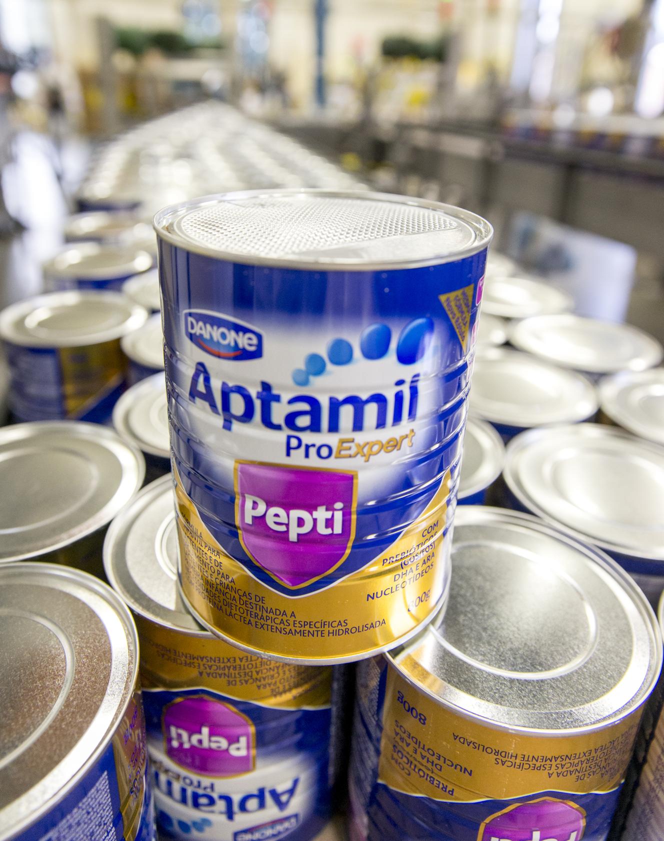 Danone se renforce dans les laits infantiles