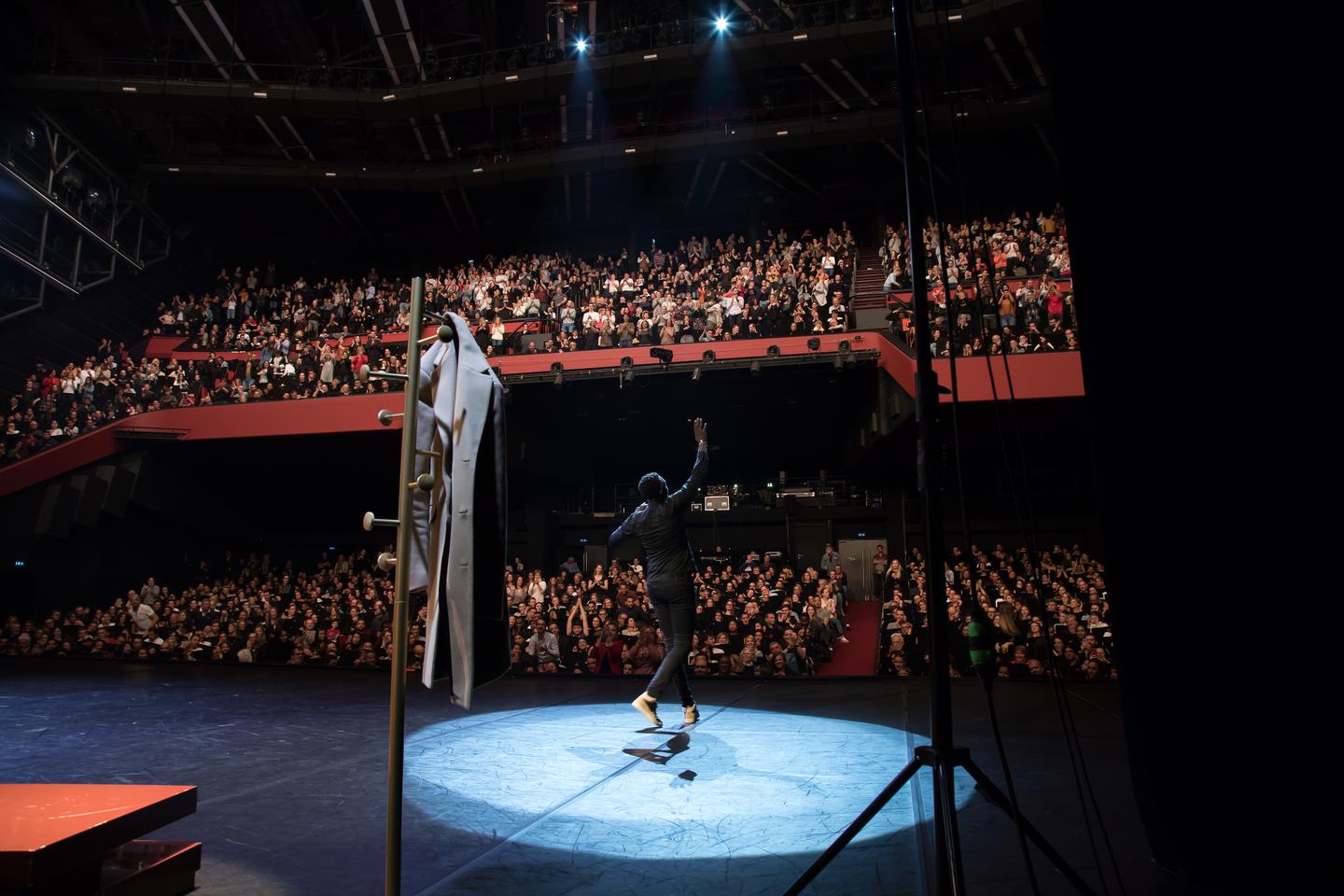 Pourquoi y a-t-il tant d’humoristes en France