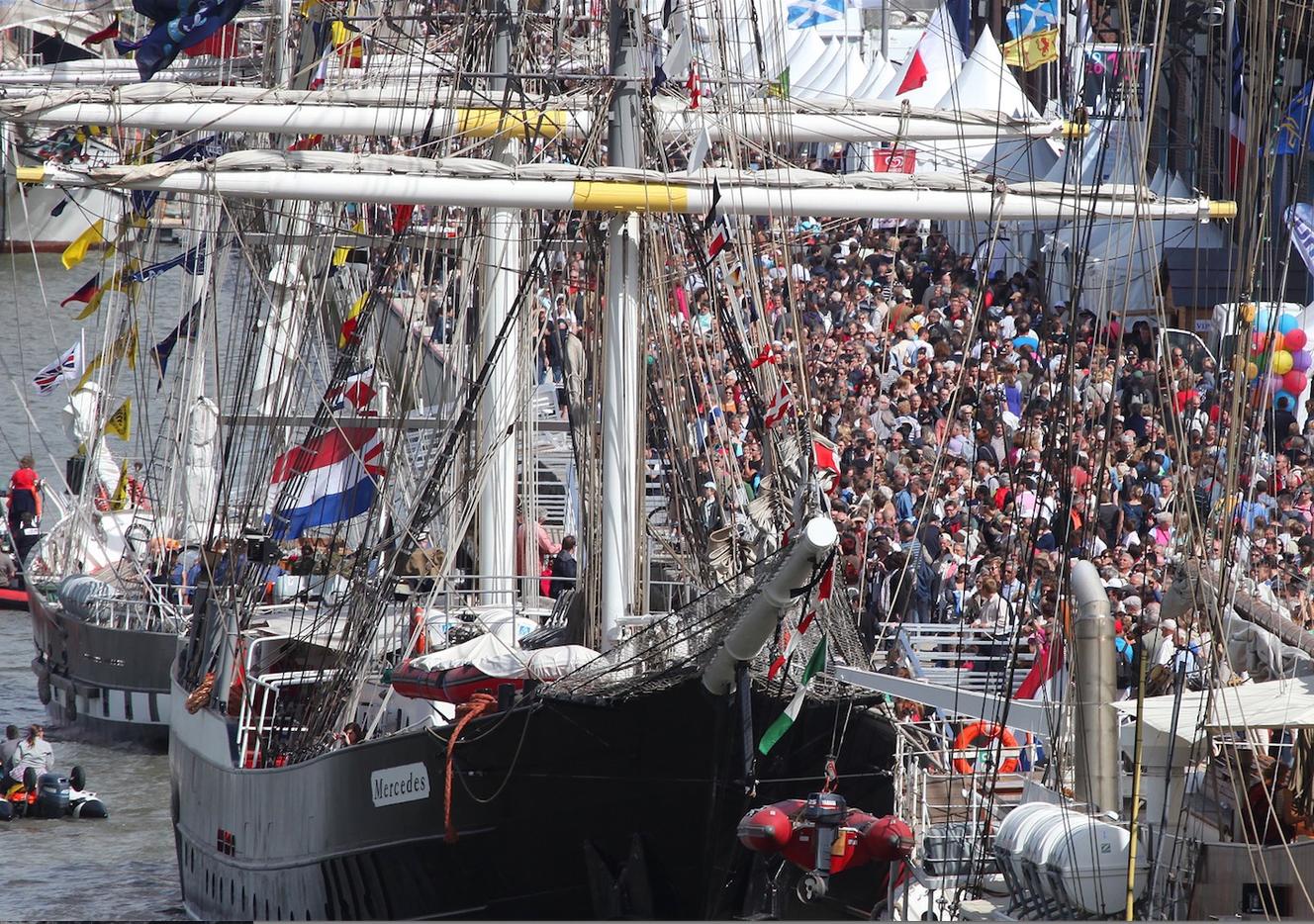 A Rouen, l’Armada entre en Seine