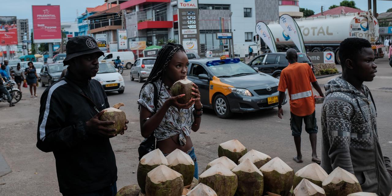Avec ses créateurs, le quartier d’Osu, à Accra, ne dort jamais
