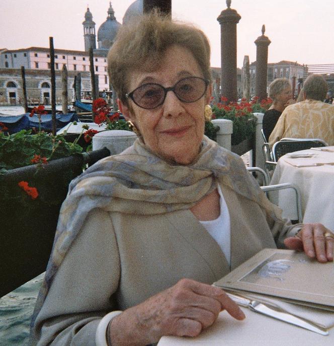 La sociologue de l’art Raymonde Moulin est morte