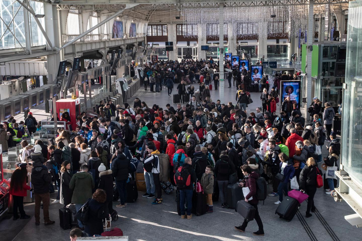 SNCF : la CGT et SUD-Rail maintiennent leurs préavis à Noël mais n ...
