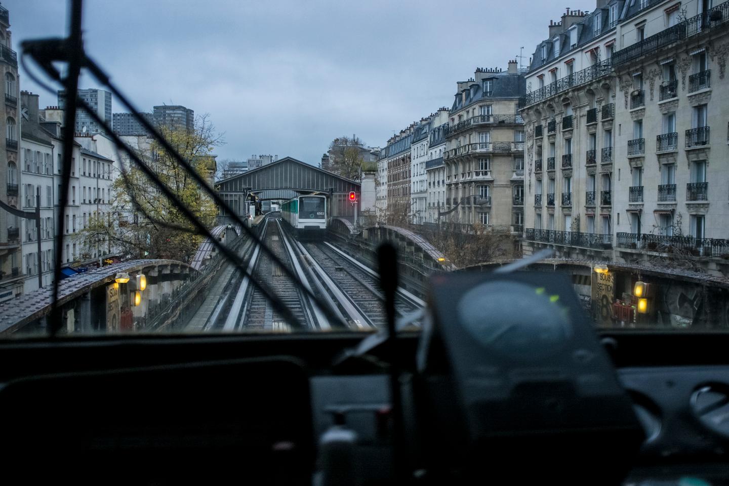 Dans le métro, l’humour rame un peu