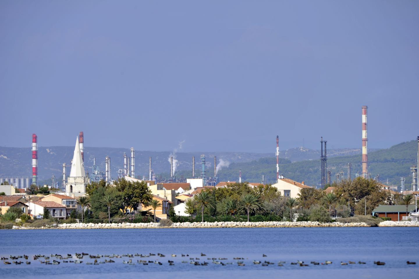 Incendie de la raffinerie de Berre : un ex-journaliste face à la justice