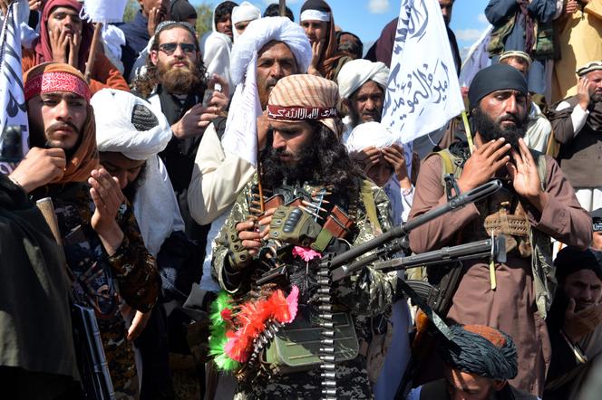 Les Talibans Reprennent Les Combats Deux Jours Après Avoir Signé Un