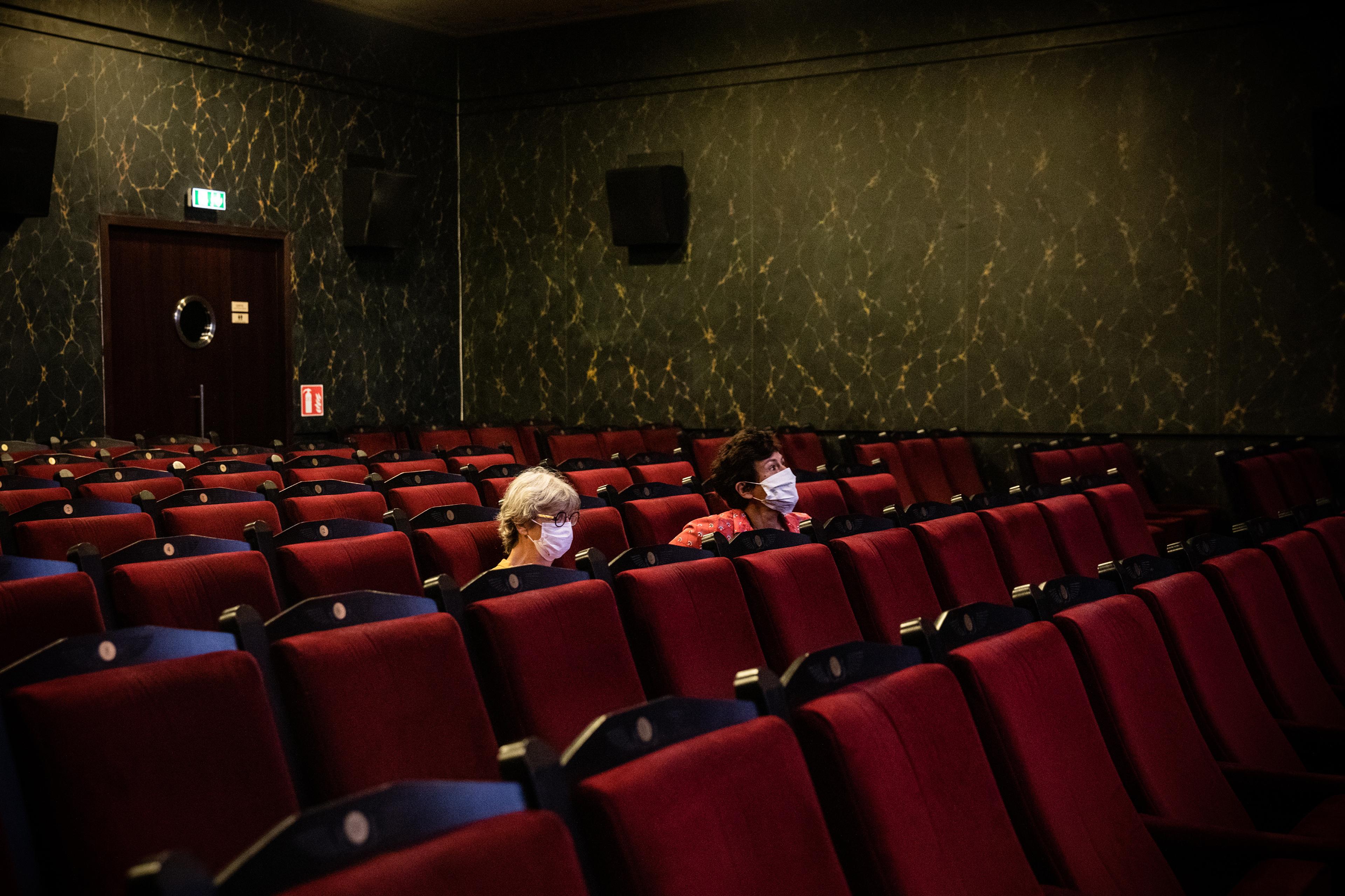 A Paris, le cinéma Le Louxor se déconfine