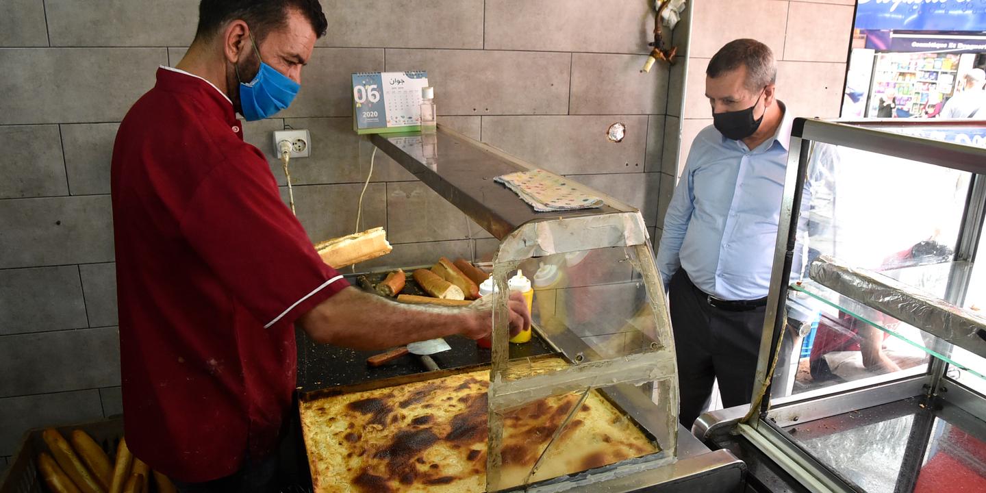 Algérie : sur le pouce ou sur un plateau, la « garantita » fait de la ...