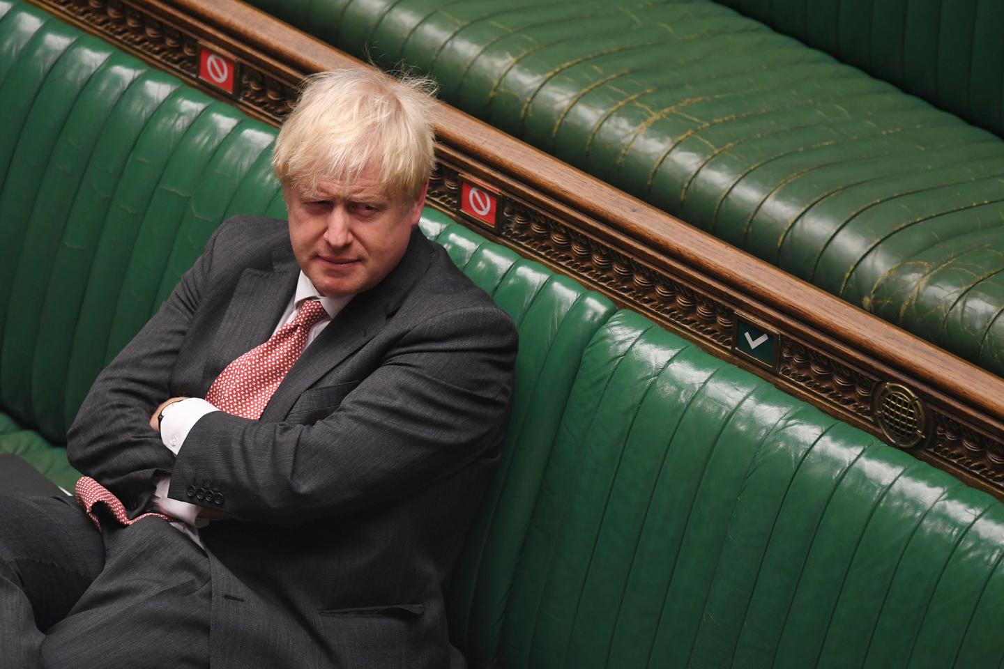 Brexit : Johnson braque une partie de son camp et l’UE