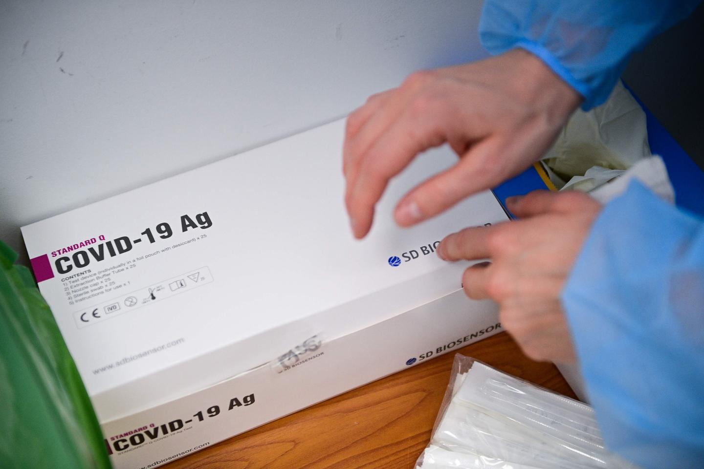 Covid-19 : les tests PCR coûteront 44 euros et les tests antigéniques ...