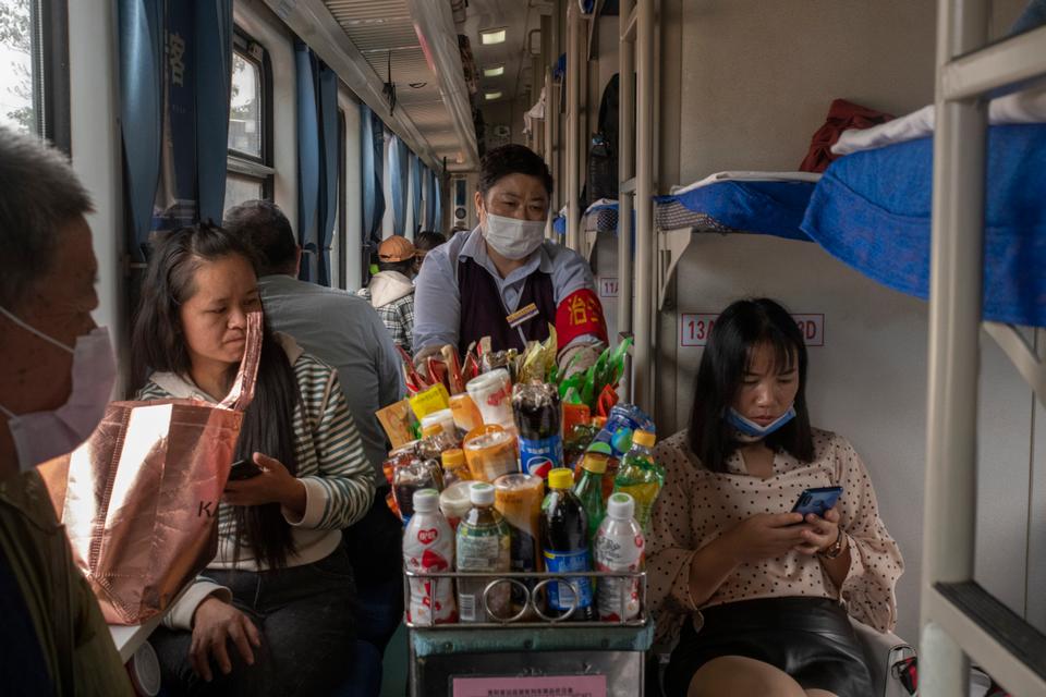 De Chongqing à Shanghaï, voyage en train dans une Chine populaire