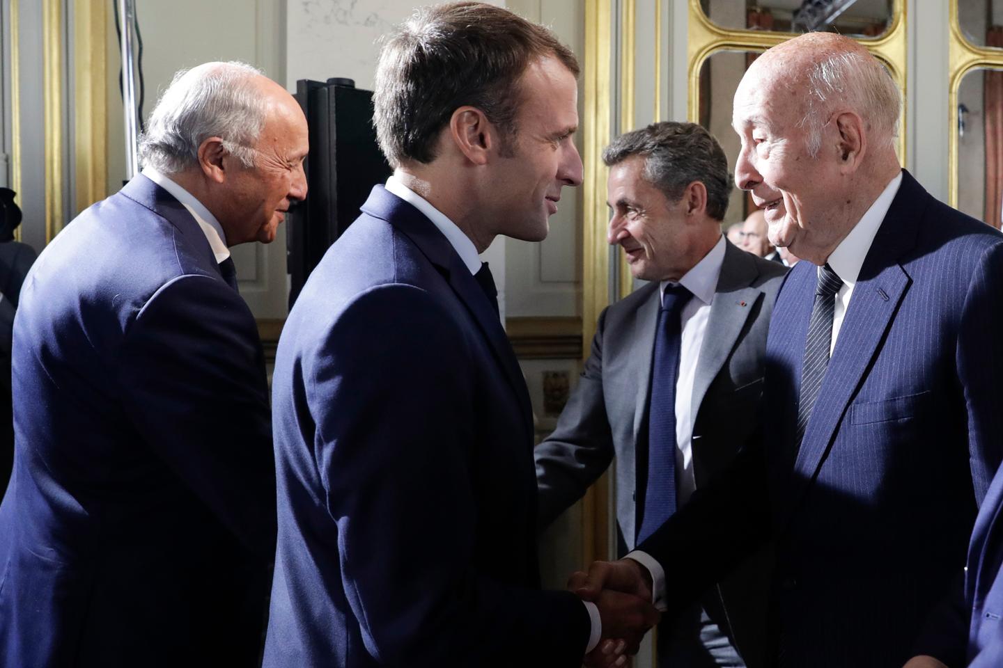 Emmanuel Macron, un président aux accents giscardiens