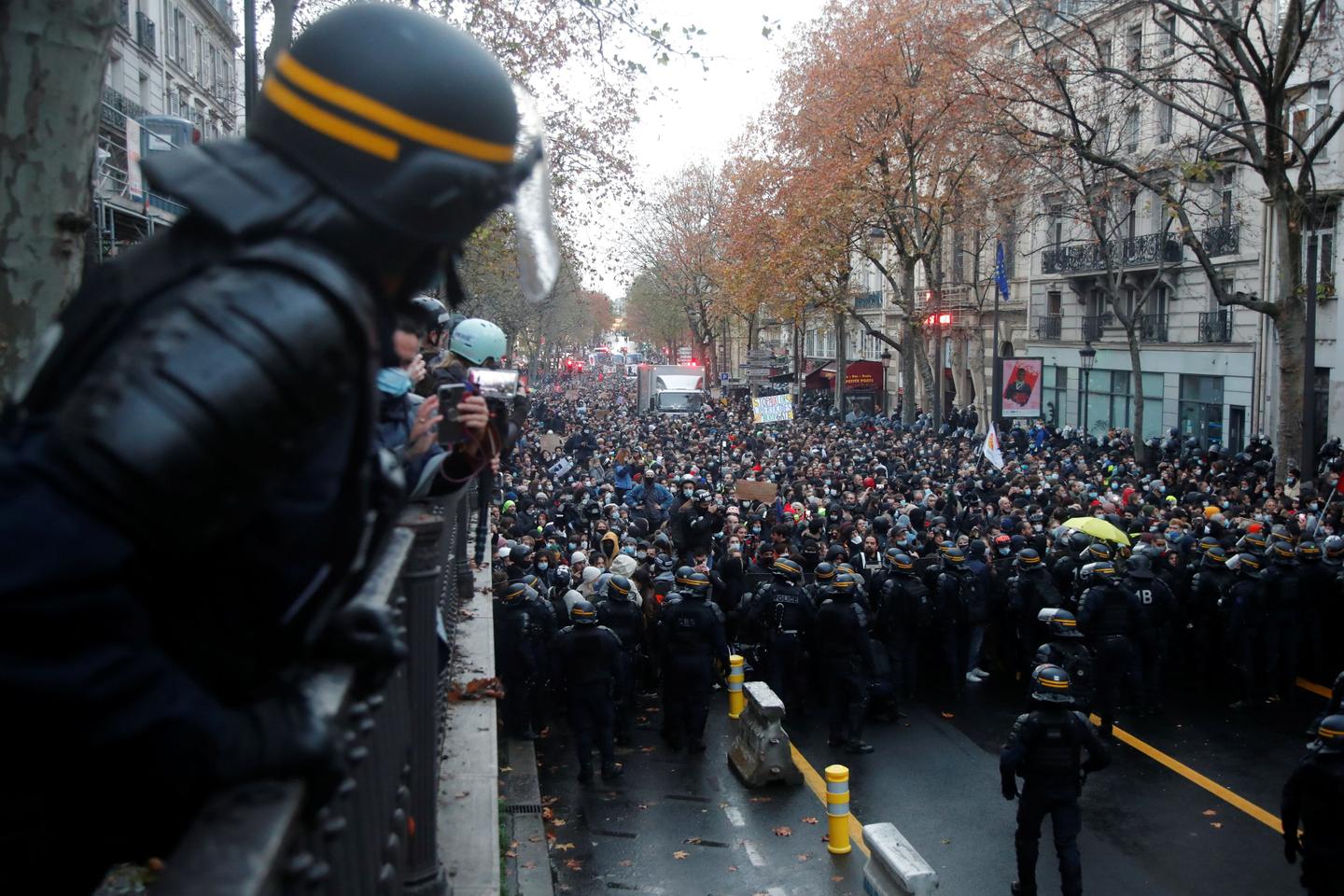 Manifestations sous tension à Paris et dans le reste de la France ...