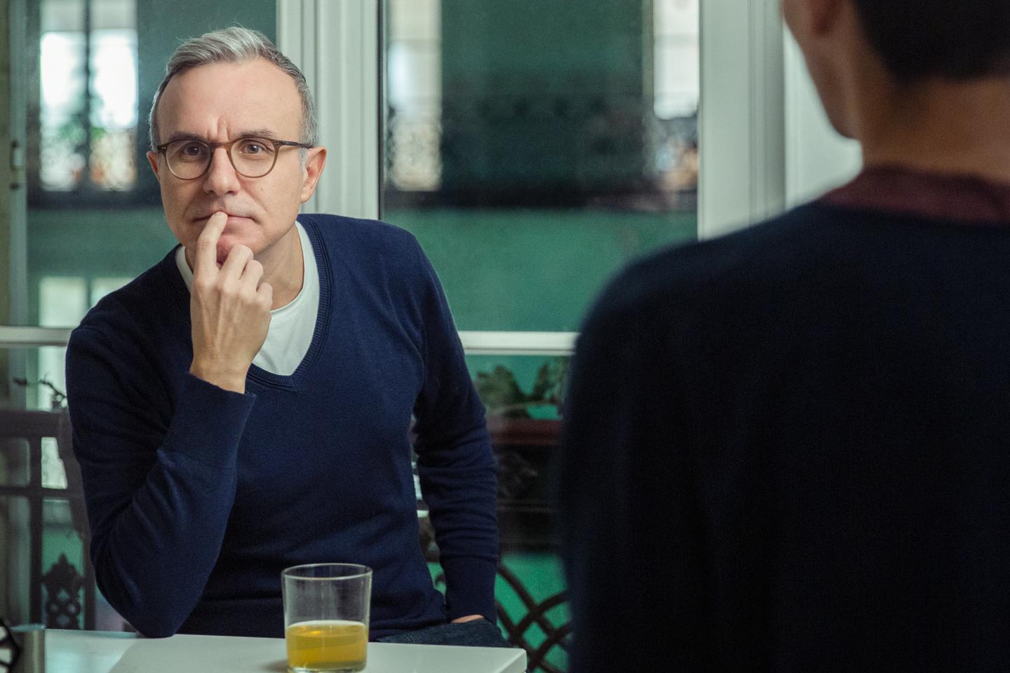 Un apéro avec Philippe Besson : « Emmanuel, on peut tout lui dire, mais ...