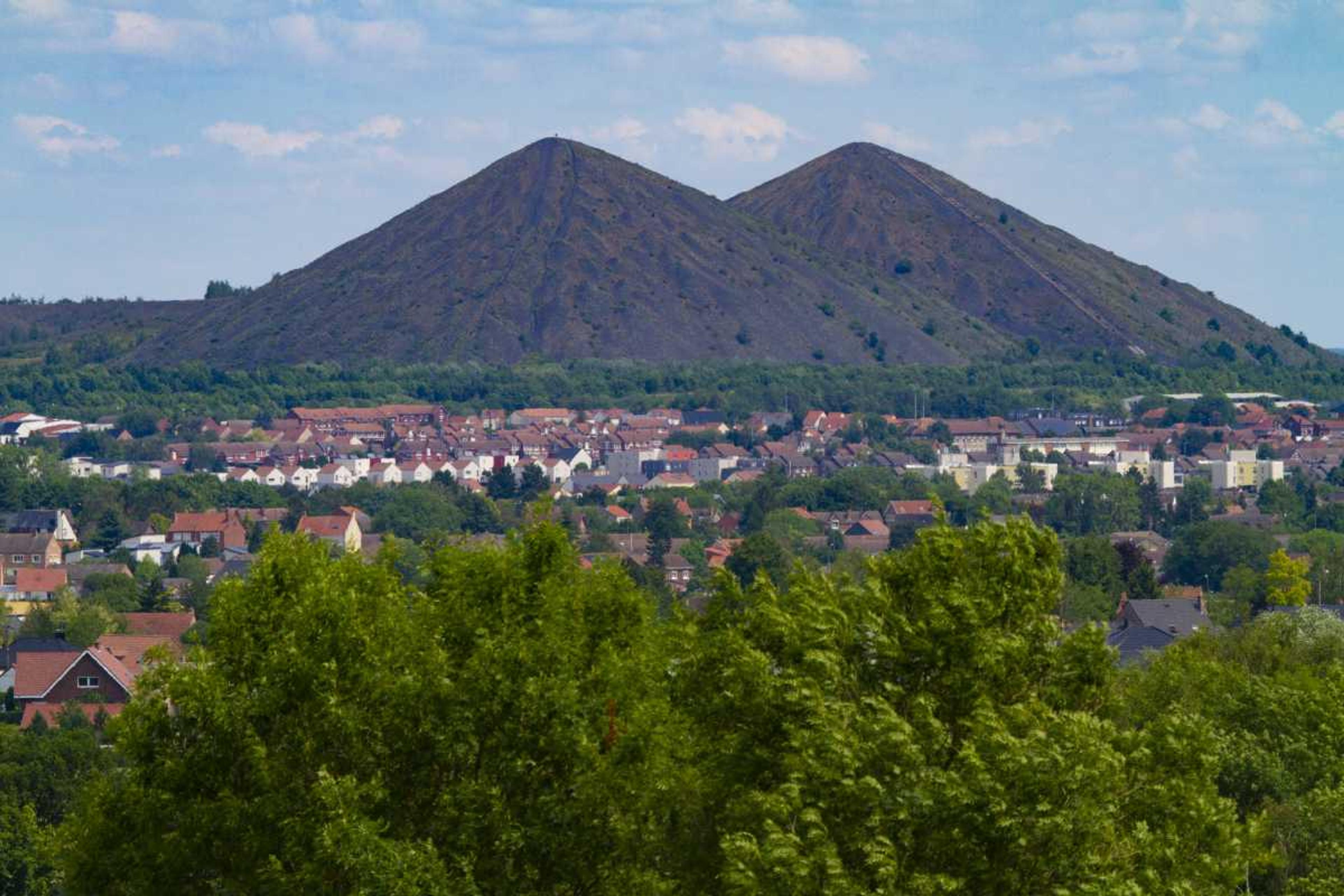 Palmarès des 20 destinations 2021 : la seconde vie des terrils du Pas ...