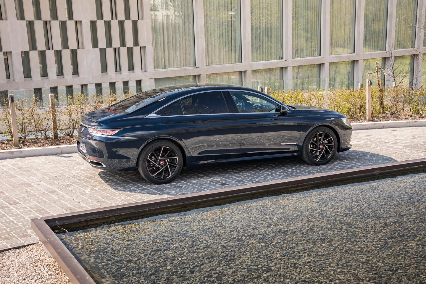 Automobile : DS veut encore croire à un marché pour la grande berline ...