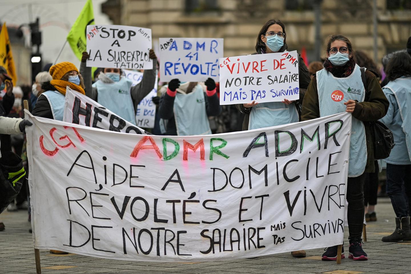 « Les départements peuvent agir pour revaloriser l’aide à domicile