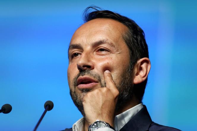Au congrès du Rassemblement national, Sébastien Chenu critique Jean ...