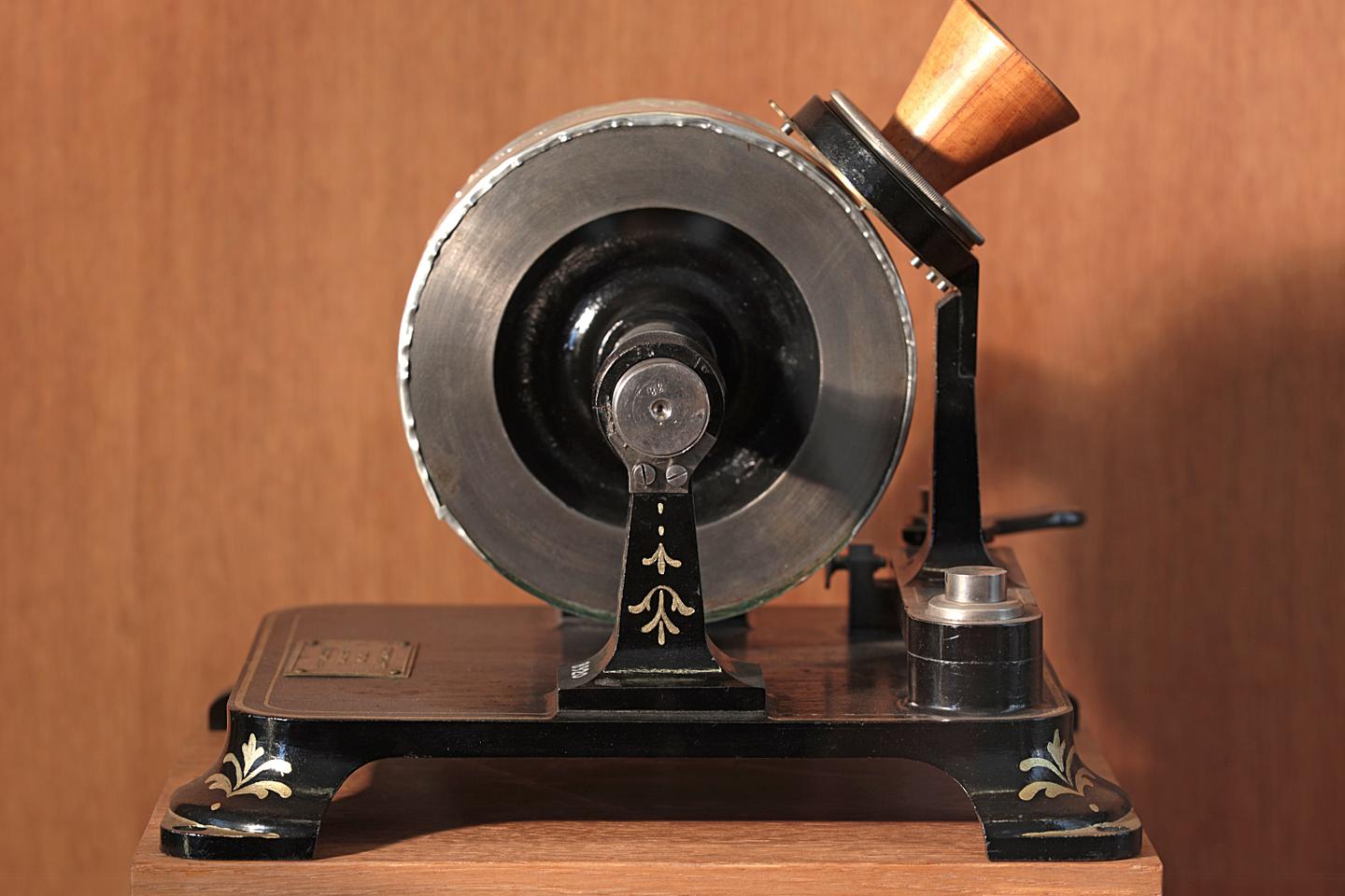Le phonographe : de la curiosité de laboratoire au rouleau compresseur ...