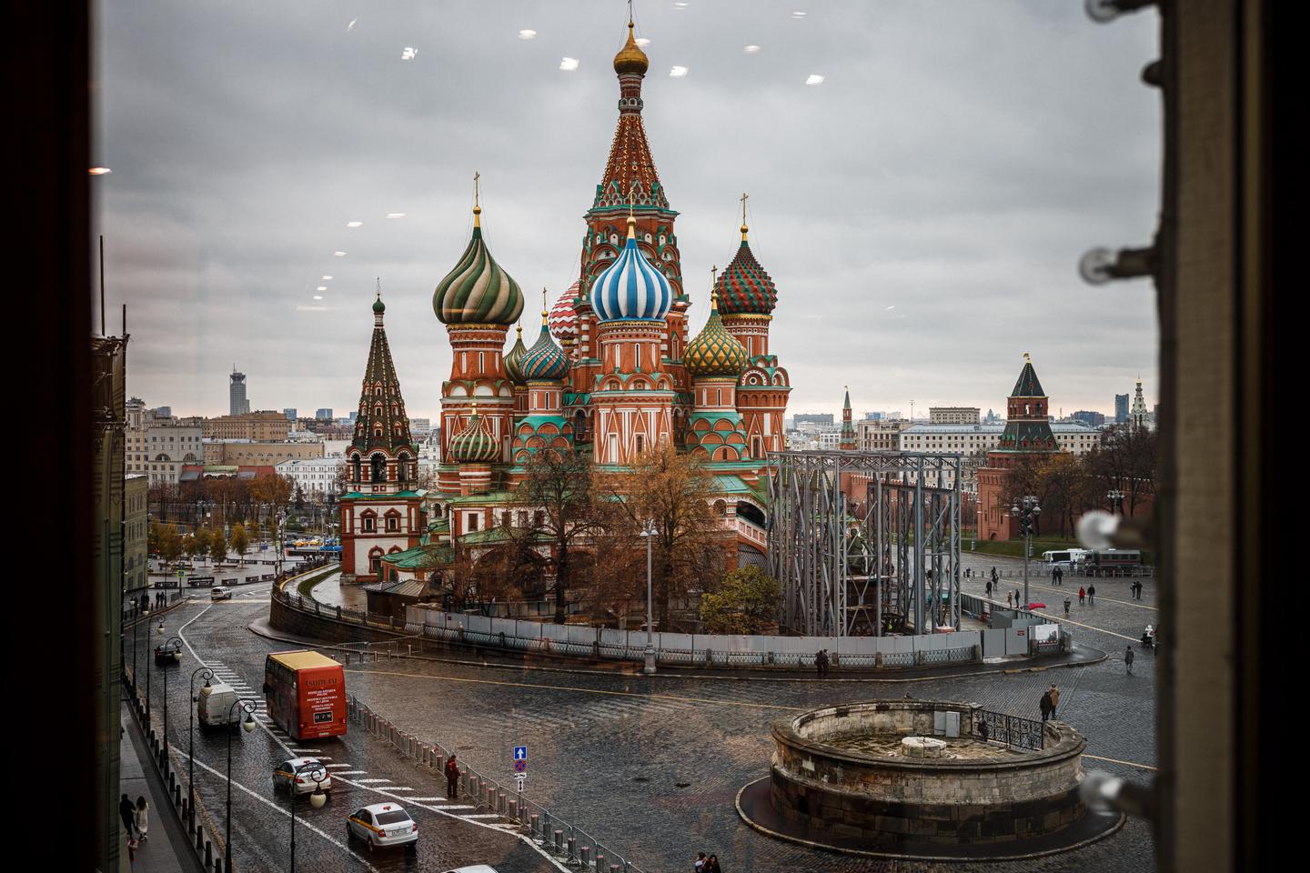 Hundreds of German civil servants to leave Russia