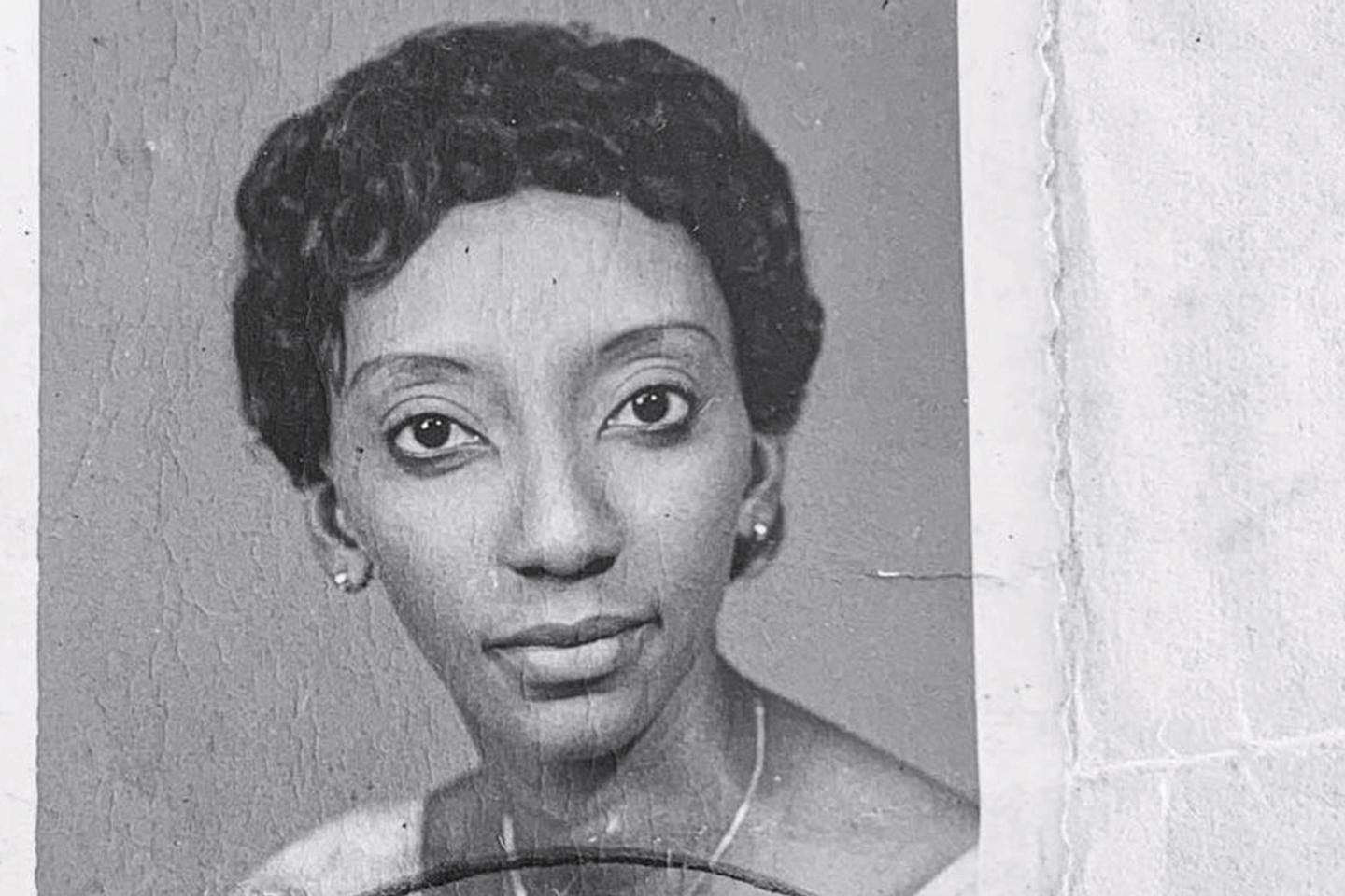 Jenke Ahmed Tailly, styliste : « Ma mère passait facilement d’une robe ...