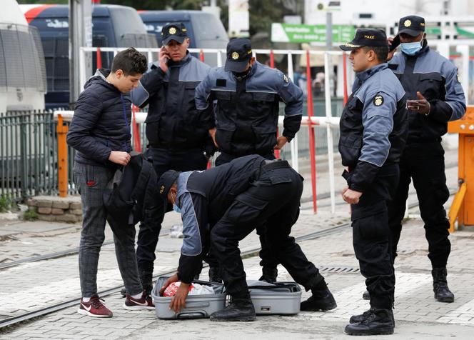 En Tunisie, le correspondant du journal « Libération » brutalisé par ...