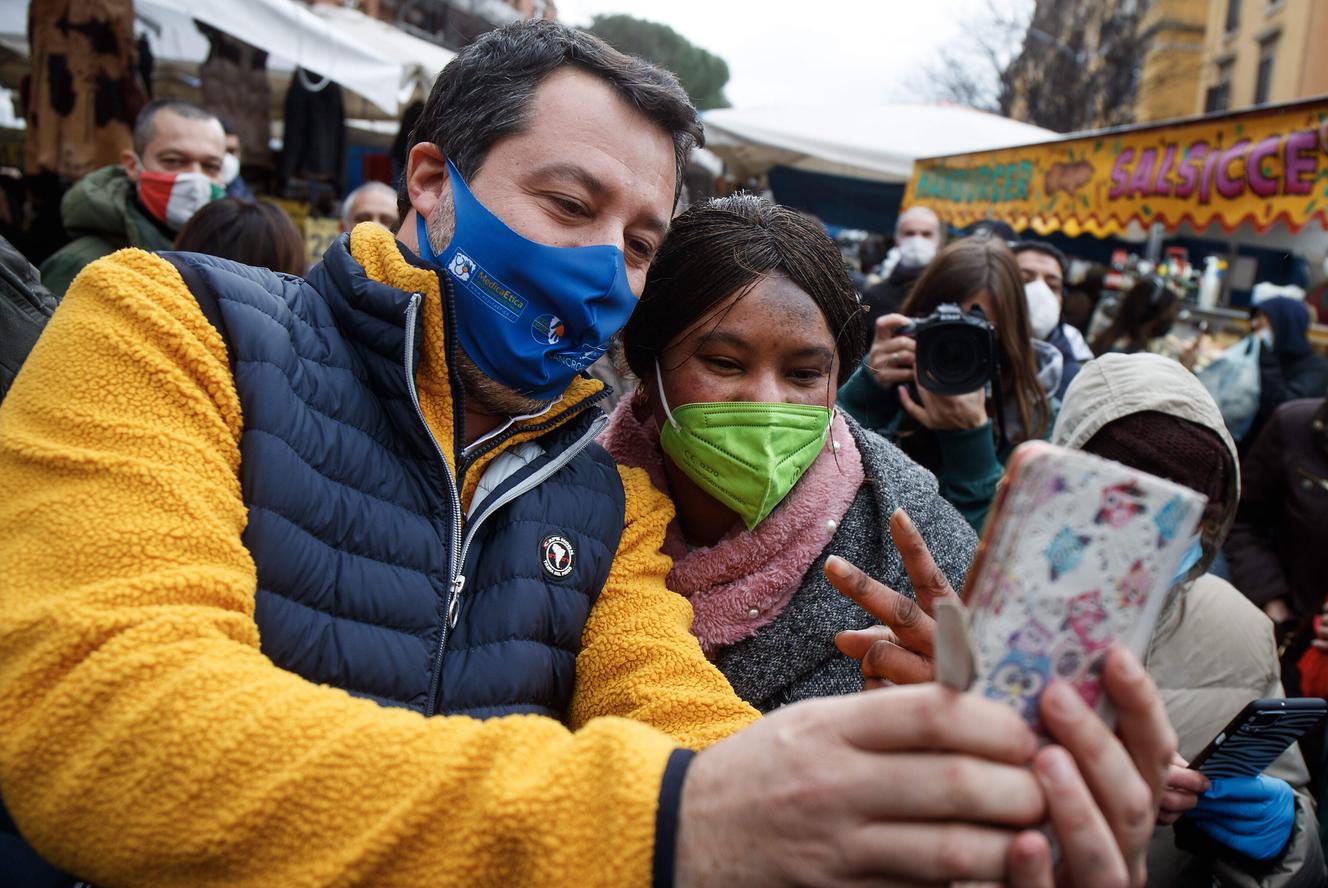 « Un mois avec un populiste », d’Anna Bonalume : comment maintenir le ...