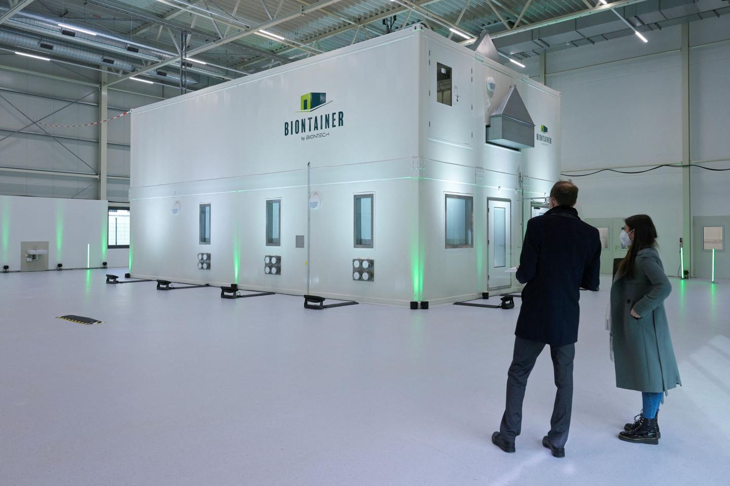 BioNTech invente un centre de fabrication de vaccins en conteneur pour ...