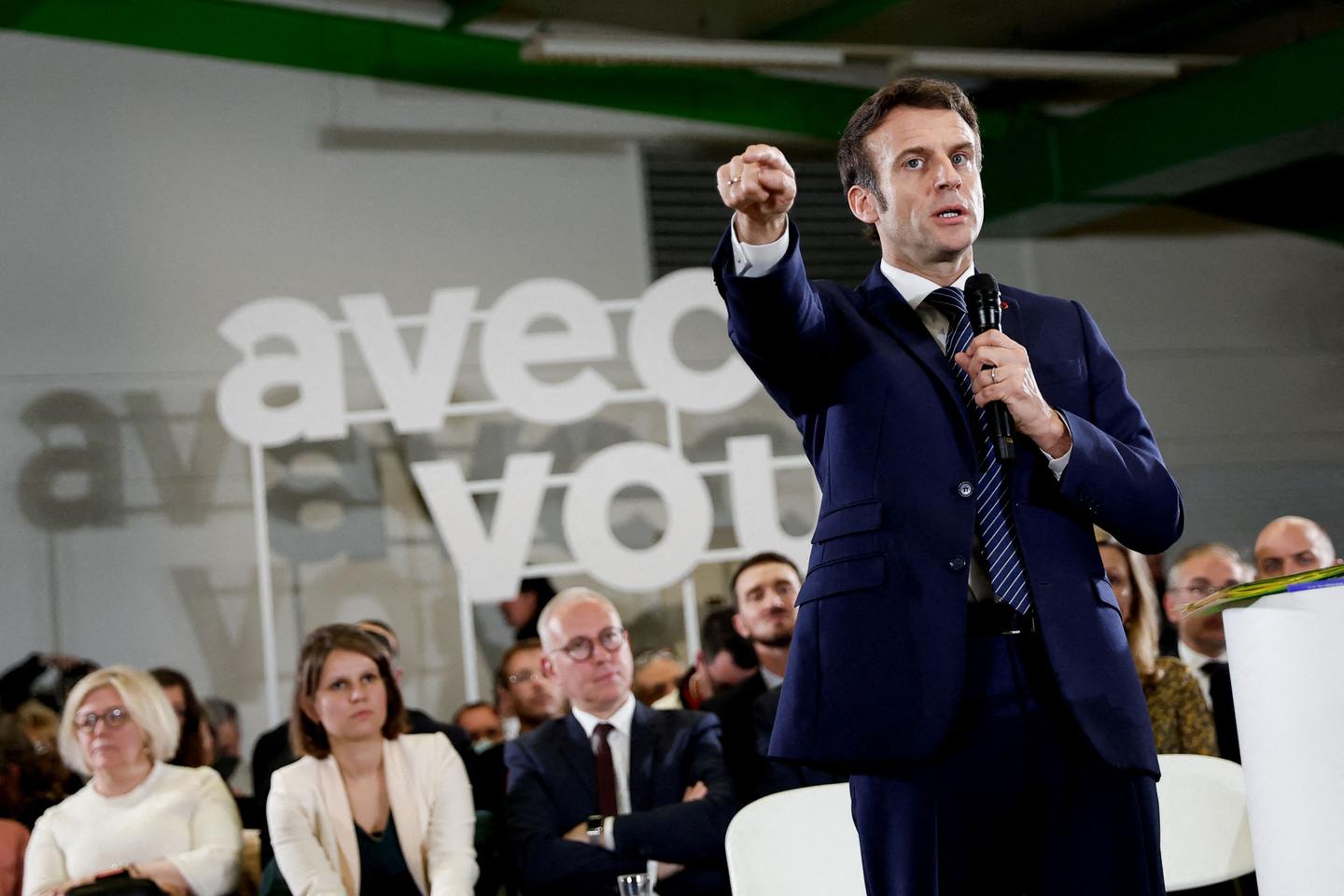 Emmanuel Macron’s "à la carte" campaign