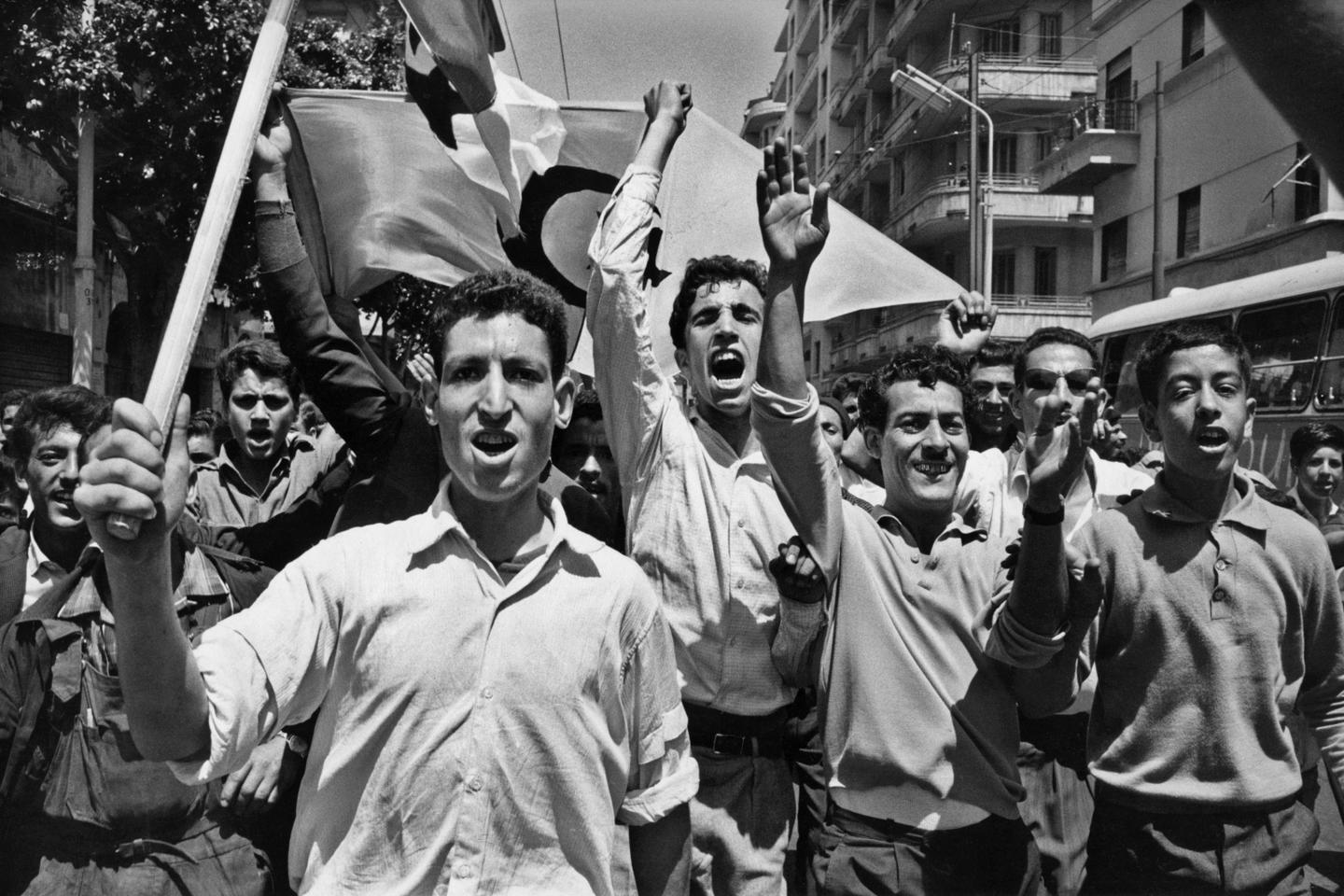 « Algérie 1962 », de Malika Rahal, et « Les Camps de regroupement en ...