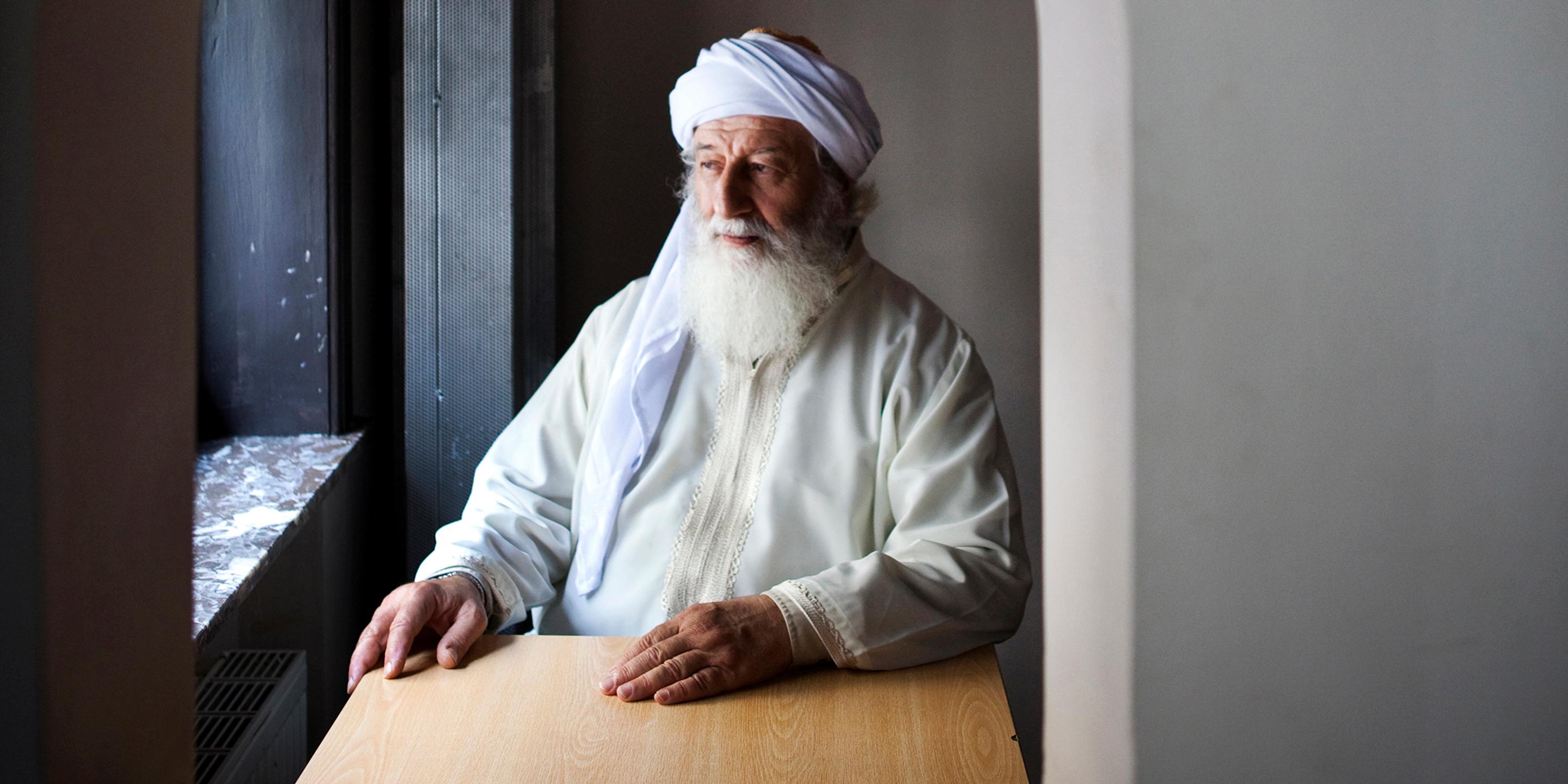 « Vous ne savez pas qui je suis ! » : Bassam Ayachi, l’imam énigmatique
