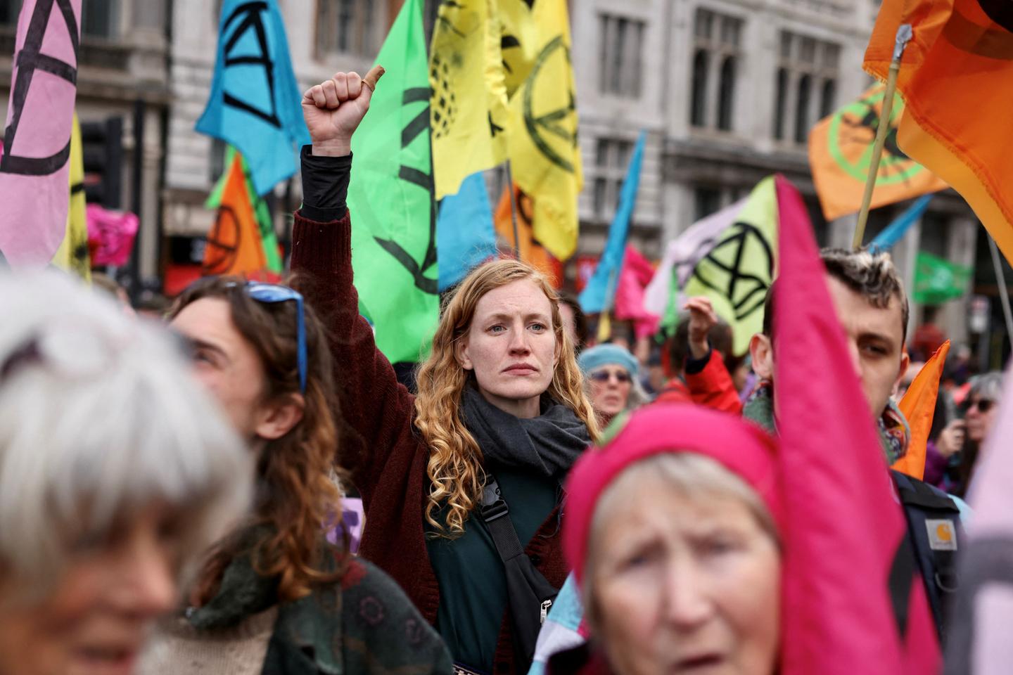 Face à l’urgence climatique, les activistes britanniques en quête d ...