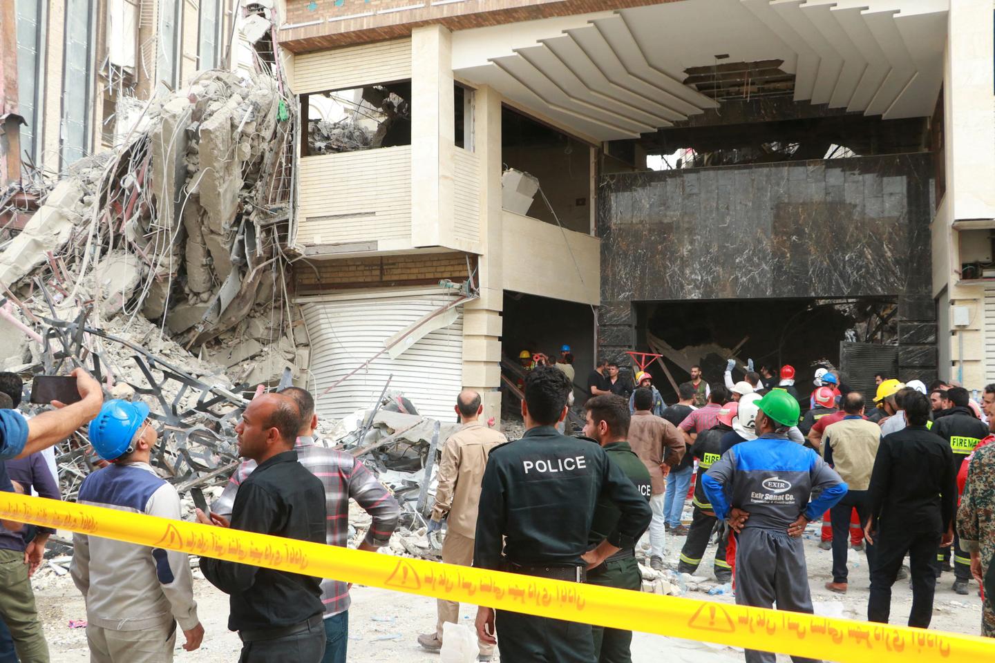 Iran: collapse of a building in Abadan arouses anger | Altus Intel