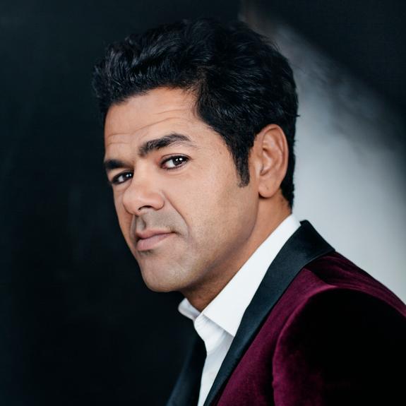 jamel debbouze hand problem