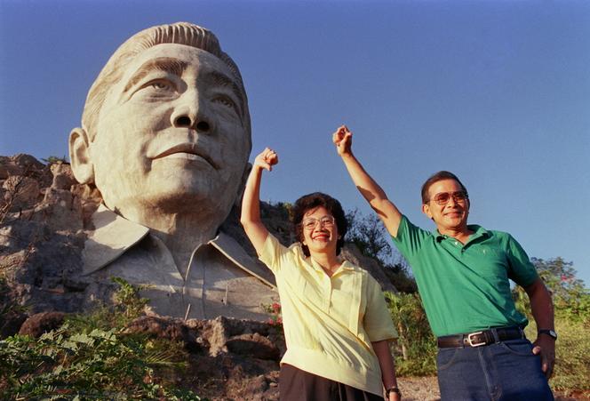 marcos statue
