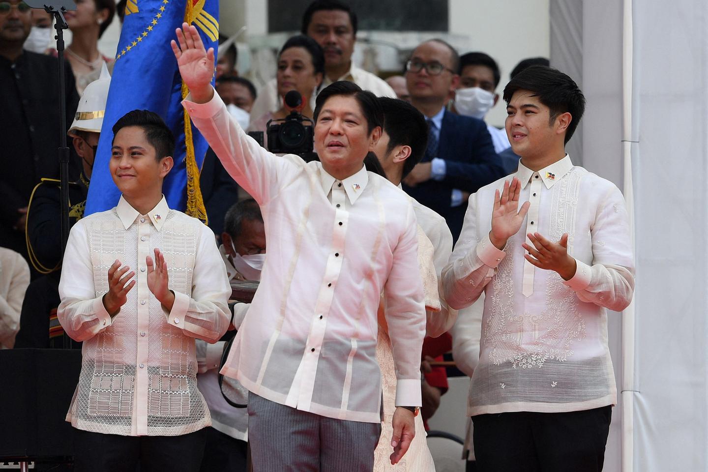 Dictators Son Marcos Jr Sworn In As Philippine President