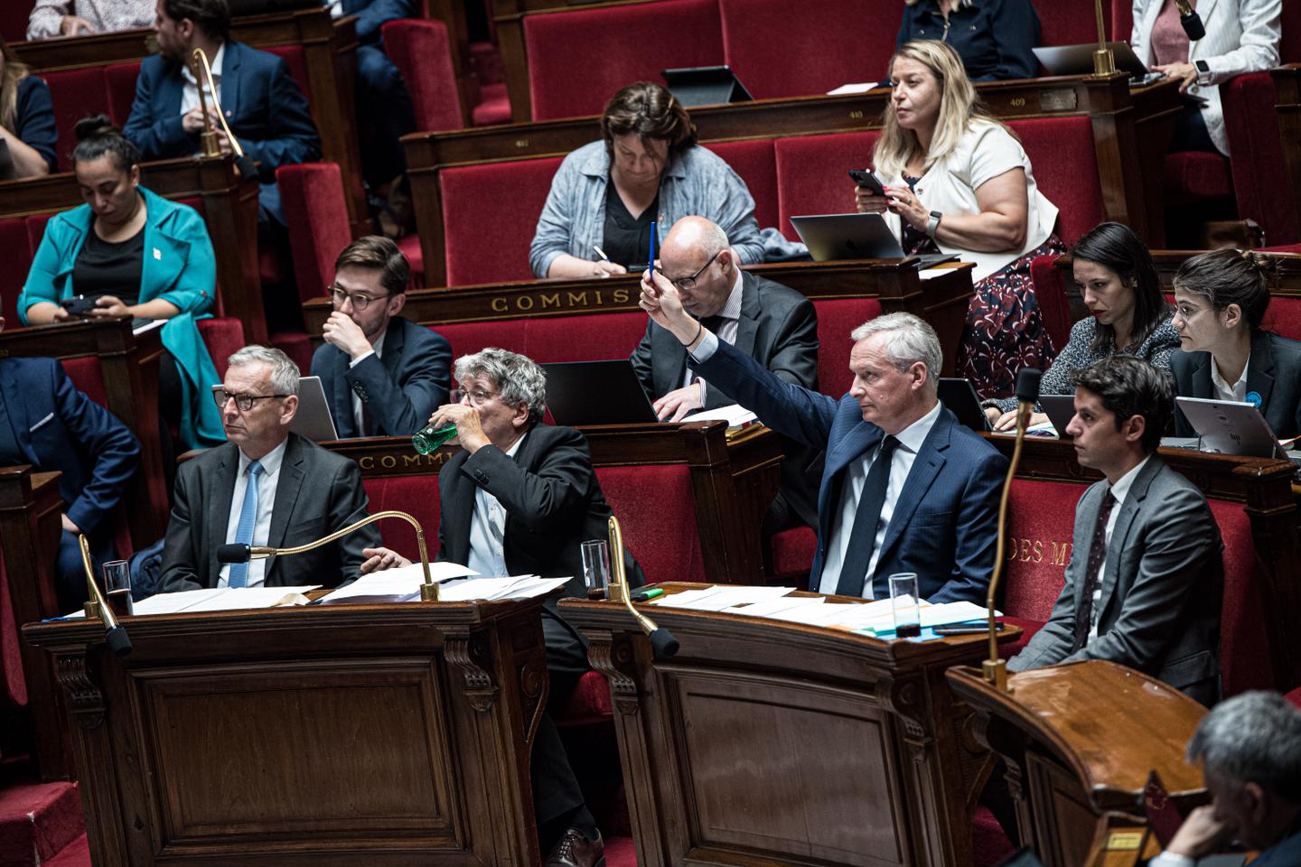 Assemblée nationale : la majorité chahutée, les députés du ...