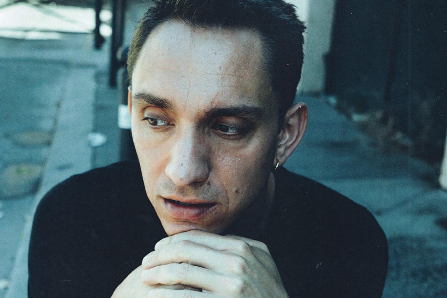 Oliver Sim, membre du groupe The xx, dévoile son âme dans un album solo