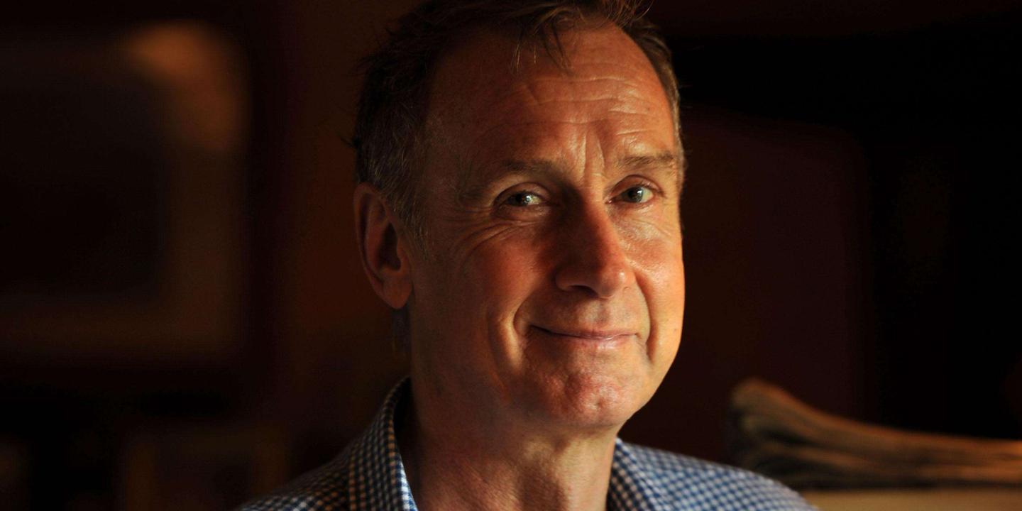 Nicholas Evans, auteur de « L’Homme qui murmurait à l’oreille des ...