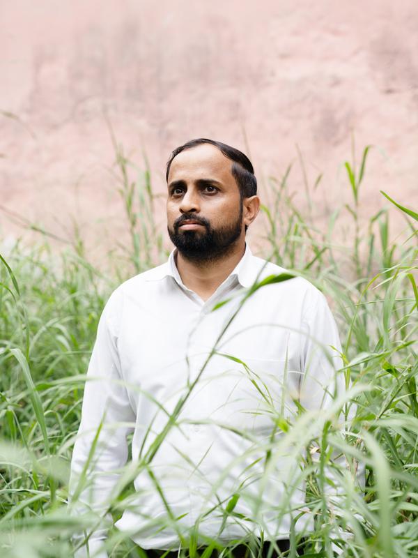 India's 'sand mafias have power, money and weapons'