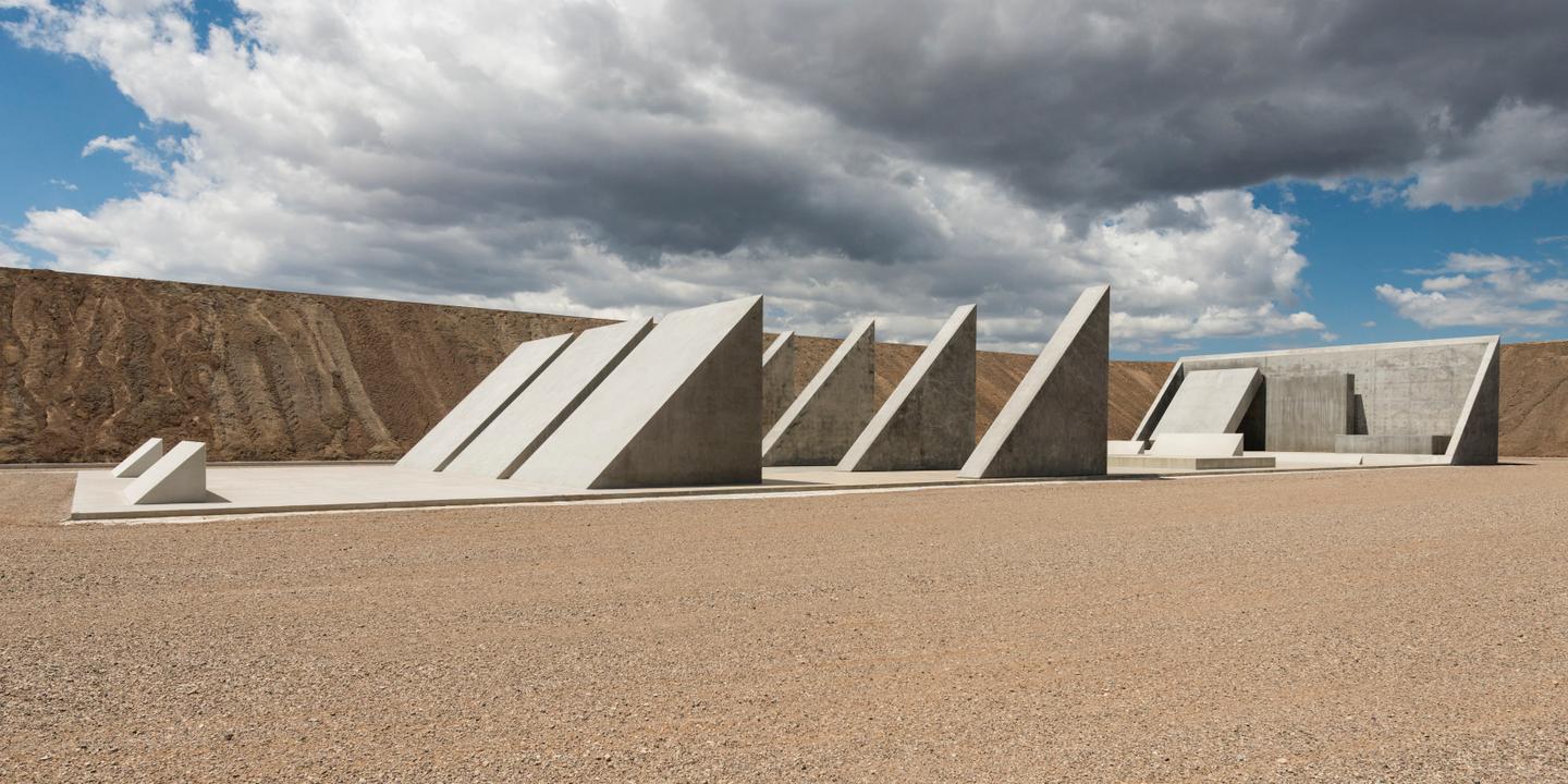 La « City », du sculpteur Michael Heizer, une Atlantide du futur