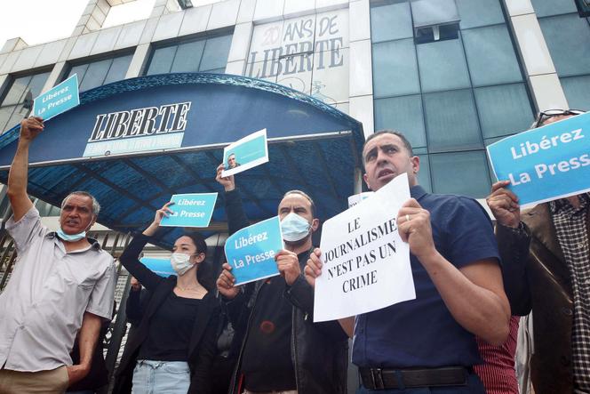 Algerian press protests shock imprisonment of journalist