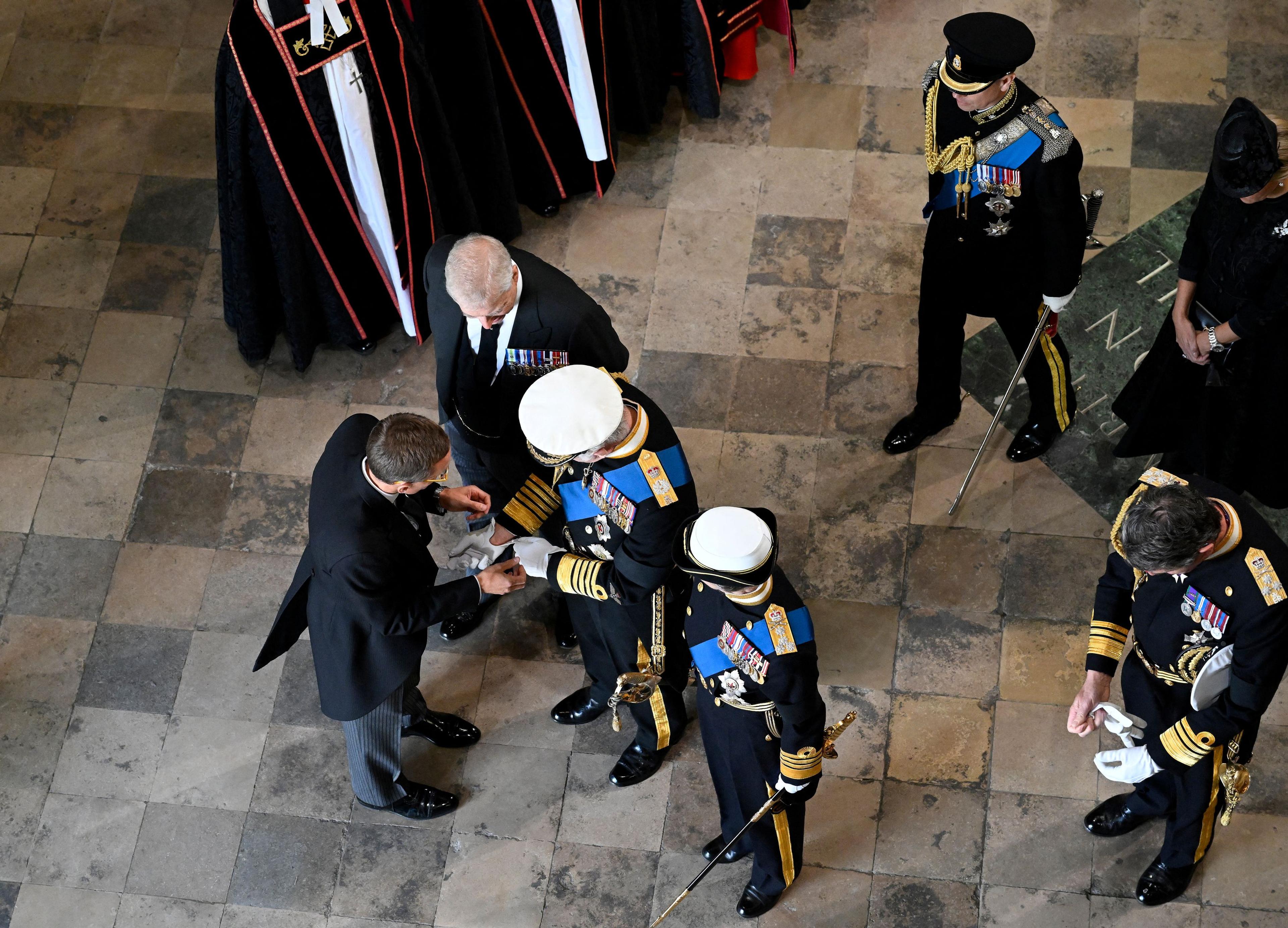 Funérailles d’Elizabeth II : le cérémonial de la journée d’adieu à la reine en photos